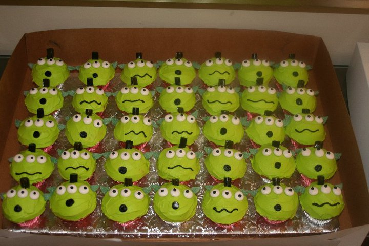 Iced and Sliced: Toy Story alien cupcakes